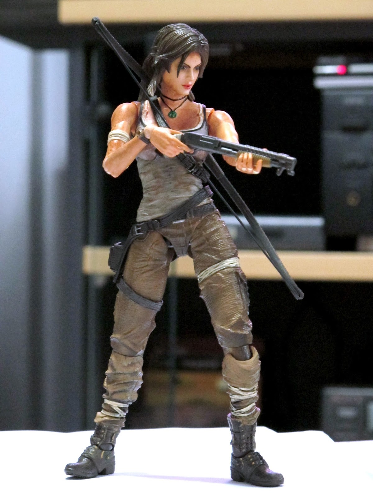 Psycho Ming: Square Enix Tomb Raider (Lara Croft) Play Arts Kai Figure