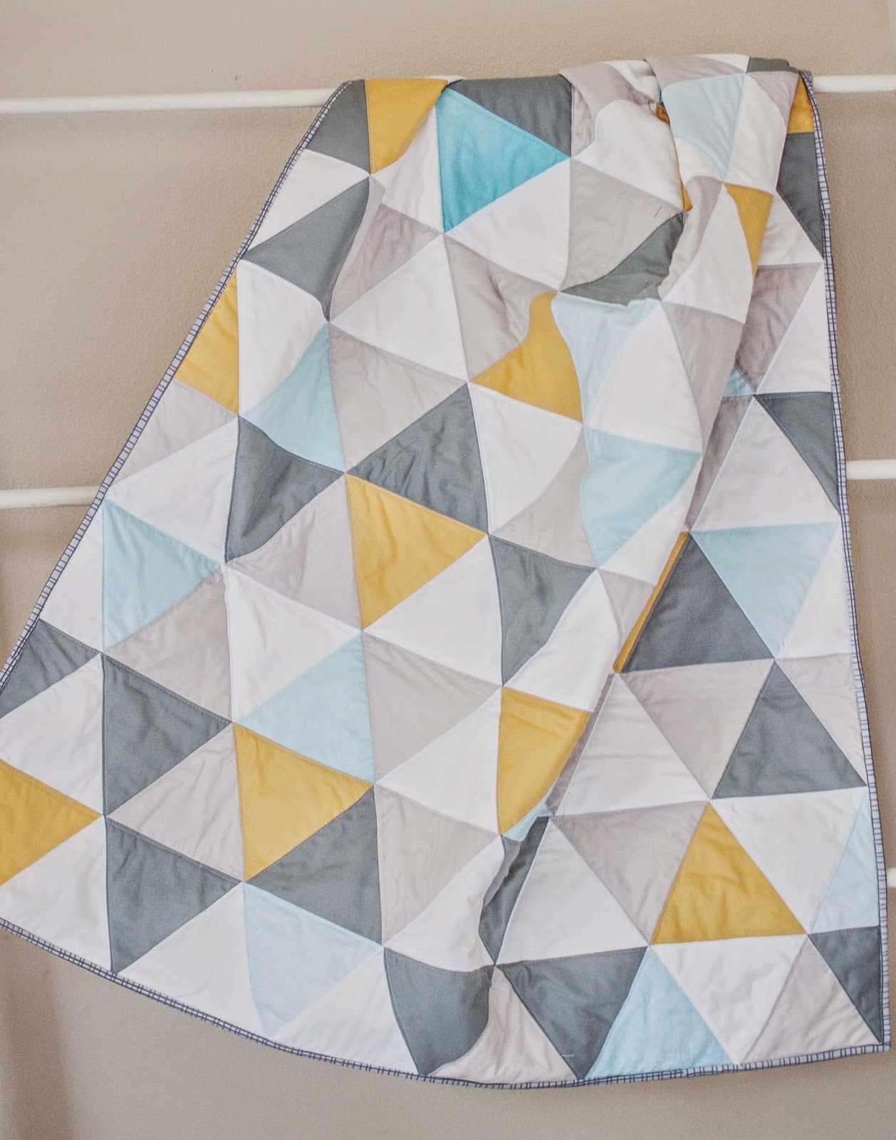 JAQS Studio: Modern Color Triangle Quilt