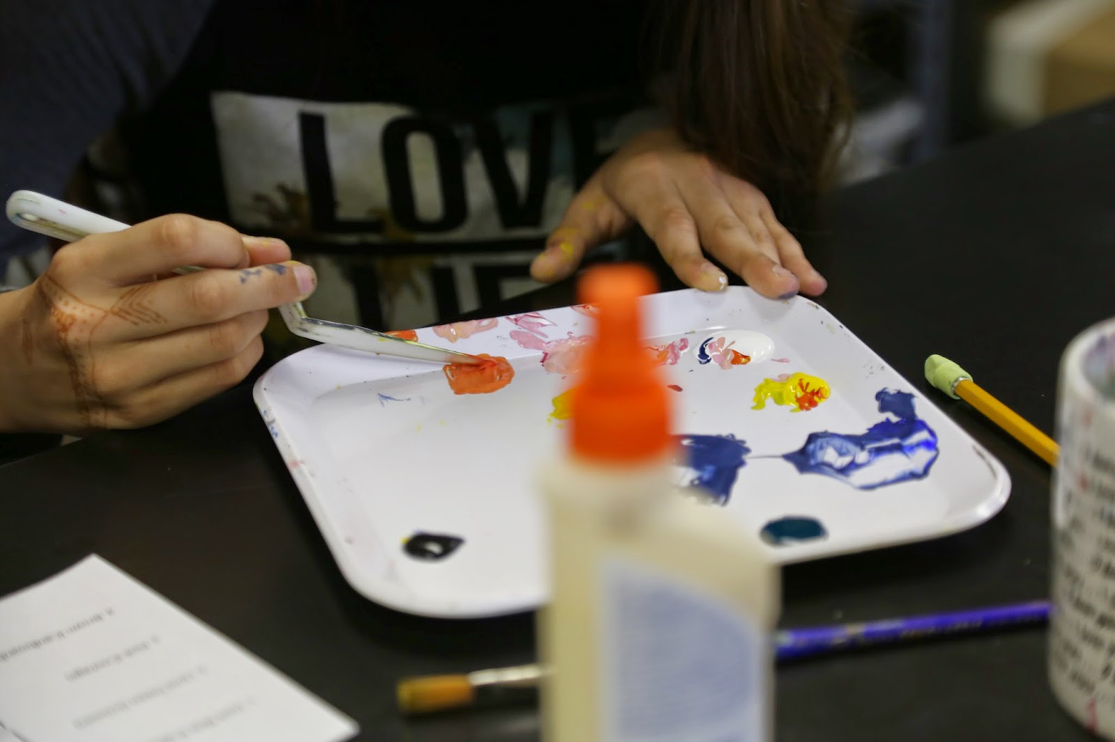 Grauer Art: Mixing acrylic paint, 7th Grade Art