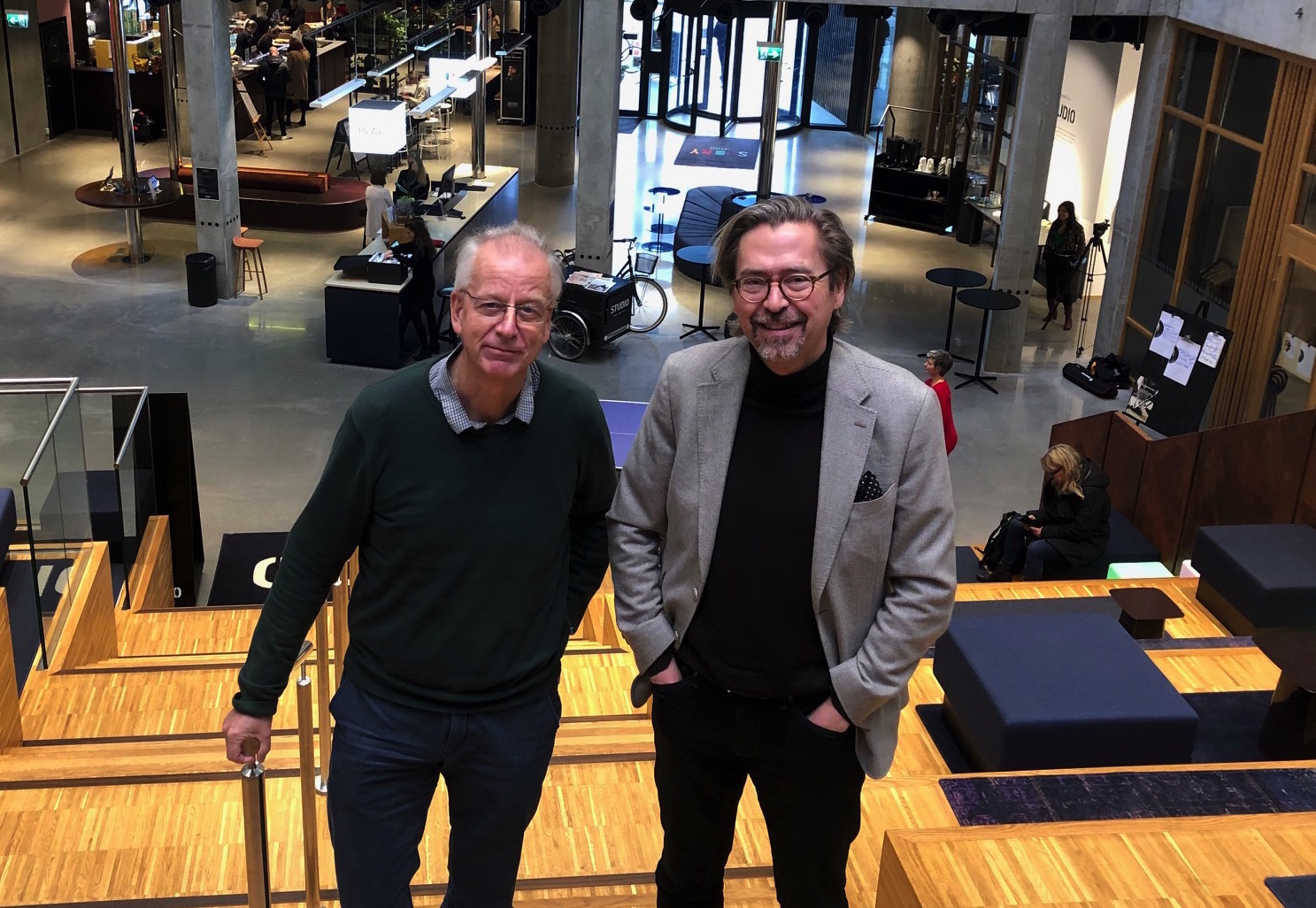 Text och kommunikation: Ledarskap i vår tid – ett Studiosamtal med Lars ...