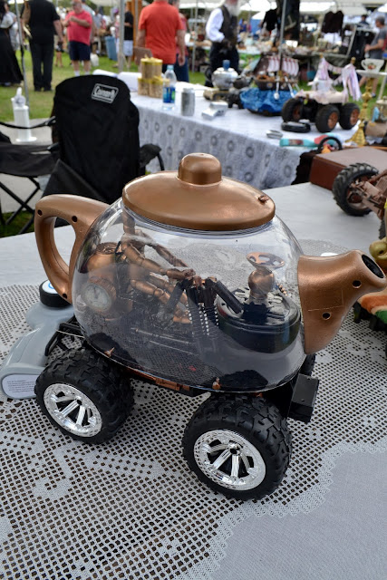 Over the Crescent Moon: Featured Teapot Racer: Kabootle