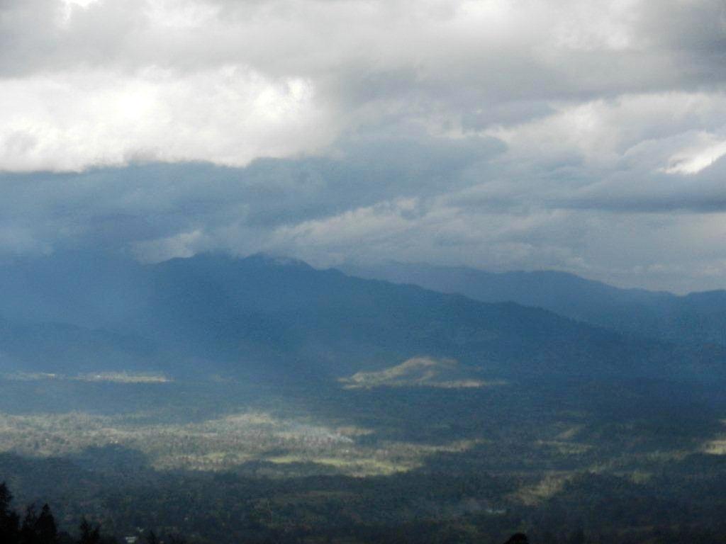 Malum Nalu: Postcards from Daulo Pass