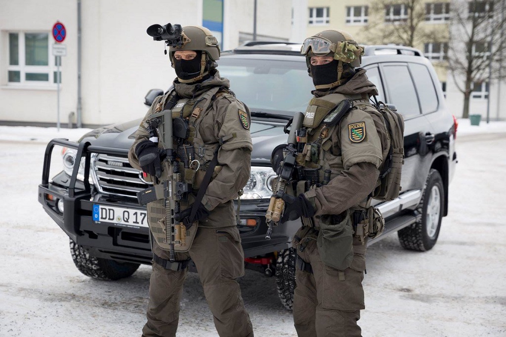 STRATEGIE & TECHNIK: Providentiae memor - die sächsische Polizei rüstet ...