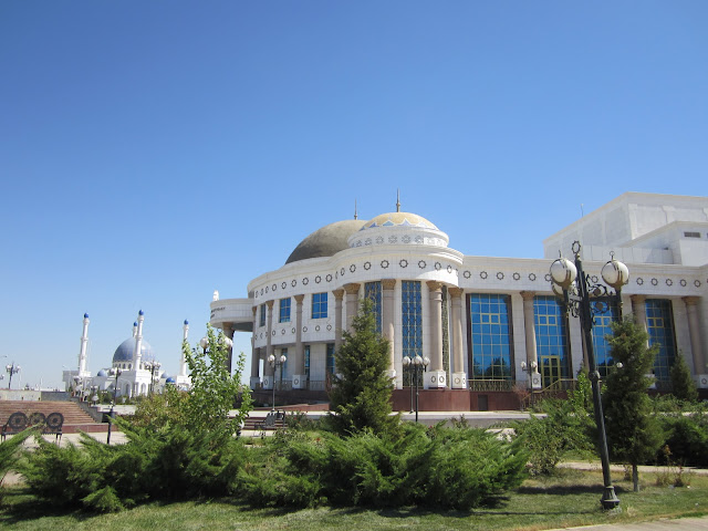 Gone with the backpack: TURKMENISTAN at a glance. Getting into Central Asia