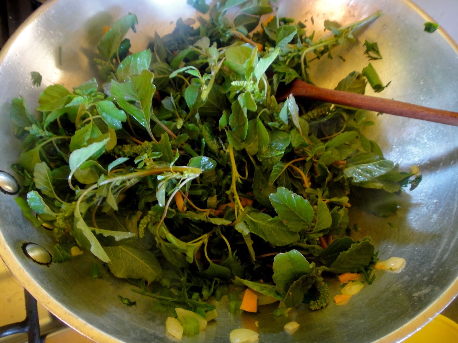 come-se: Caruru ou bredo. Resposta à charada