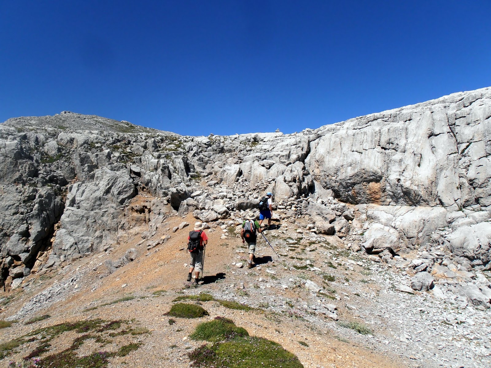Grupo de montaña Los de las claras: Por el Macizo Oriental (Morra ...