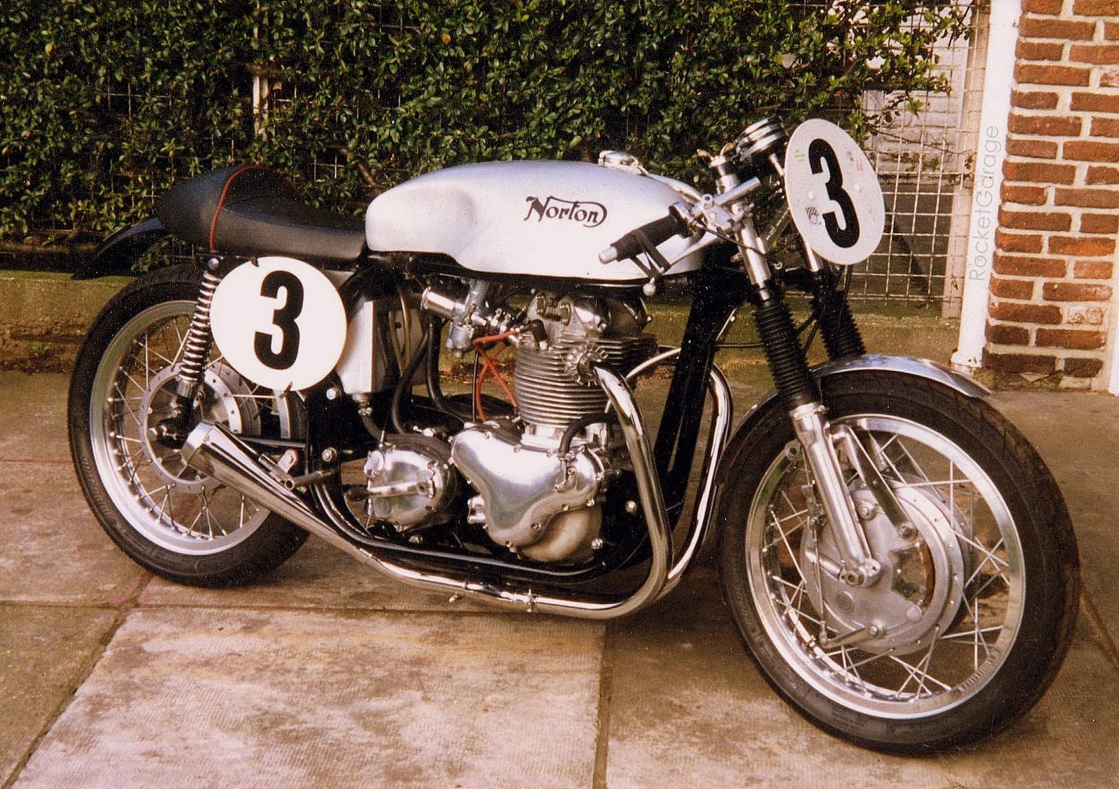 Norton Racer - RocketGarage - Cafe Racer Magazine