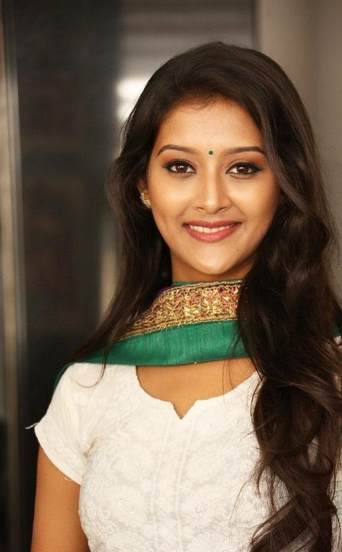 Pooja Jhaveri Wiki, Affairs, Today Omg News, Updates, Hd Images Phone ...