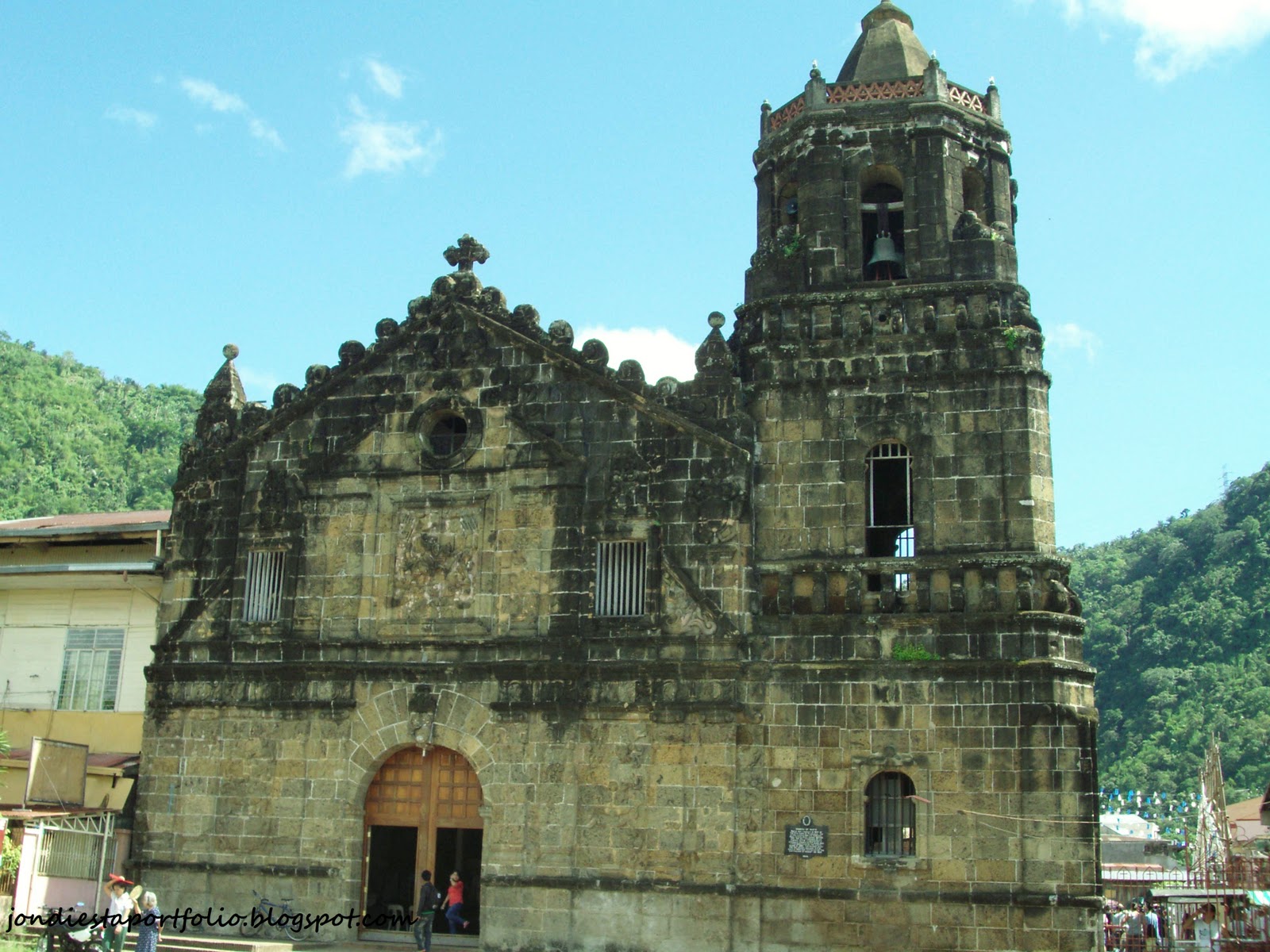 Perspectives in White Scratch Papers: Navigating Laguna Loop: Paete