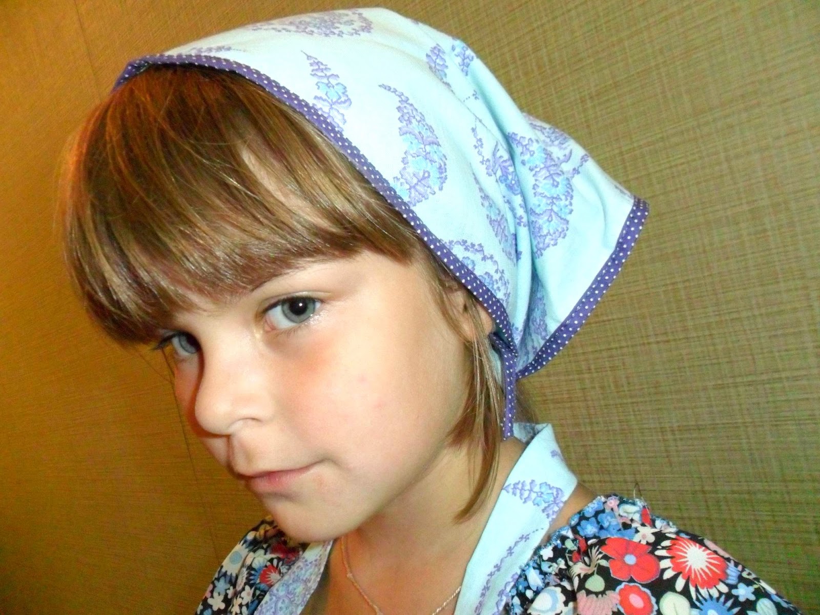 Sandra: Фартук, нарукавники и косынка