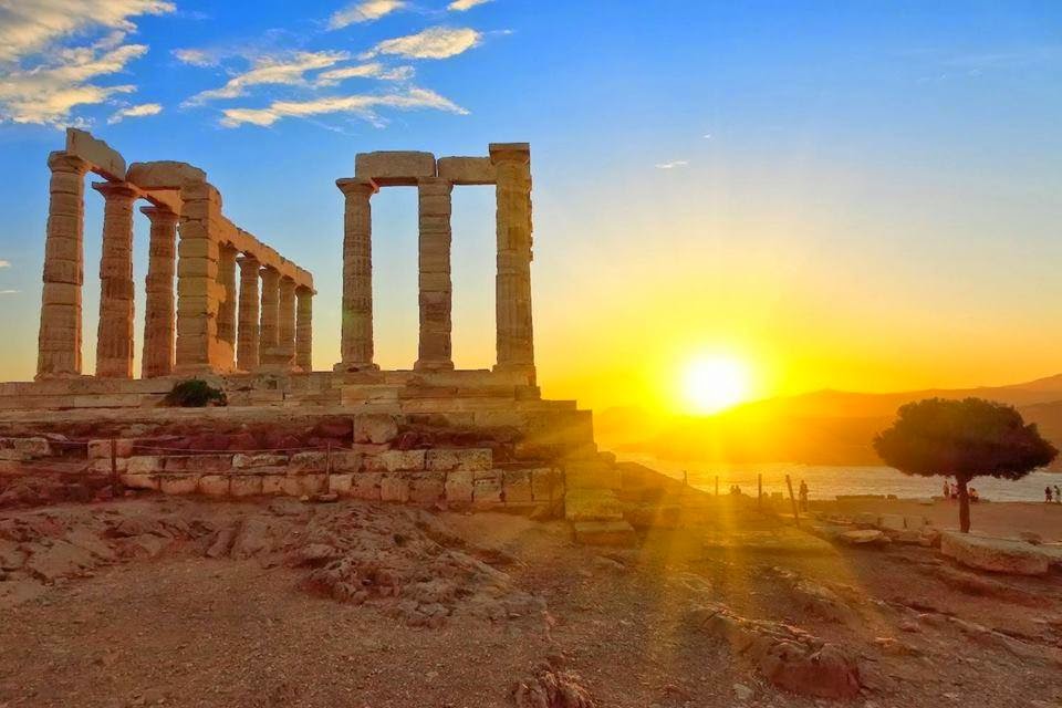 ΕΝΝΕΑ ΕΤΗ ΦΩΤΟΣ: ΚΑΛΟ ΤΡΙΕΣΠΕΡΟ - ΚΑΛΟ ΧΕΙΜΕΡΙΝΟ ΗΛΙΟΣΤΑΣΙΟ