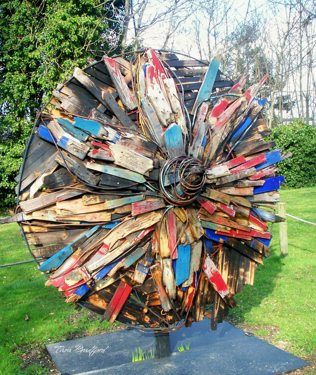 Bila gambar bersuara: Arca-arca menarik serata dunia