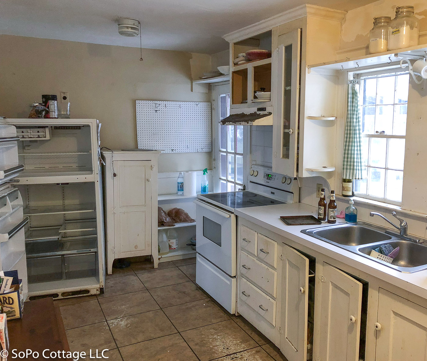 SoPo Cottage: Vintage Colonial Kitchen: Time for an Update!