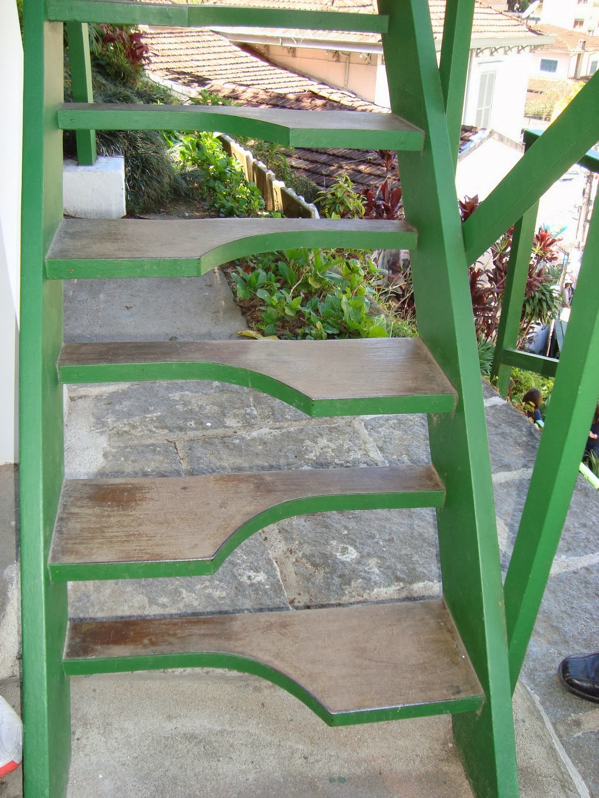 Escadas para pequenos espaços e todos os gostos! | Escadas santos ...