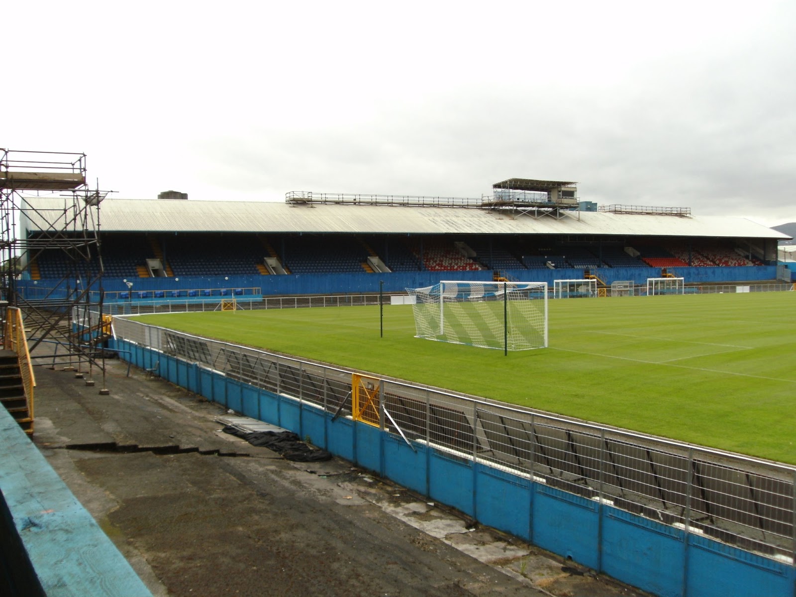 Extreme Football Tourism: NORTHERN IRELAND: Linfield FC