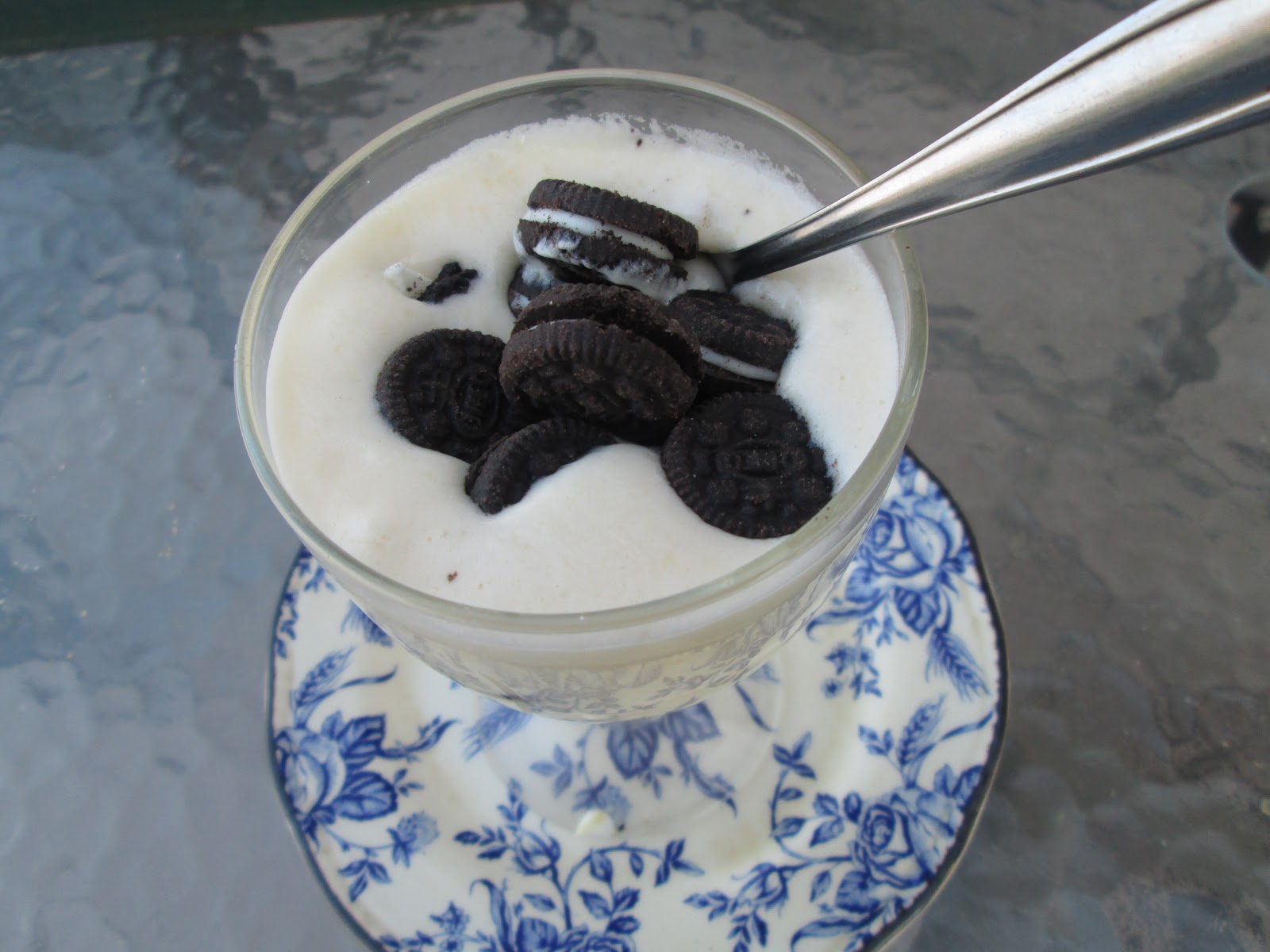 Canela kitchen (gloria): Oreos and lemon mousse