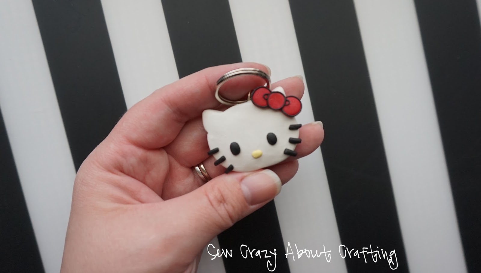 Sew Crazy About Crafting: ♥DIY♥ Hello kitty Key Chain