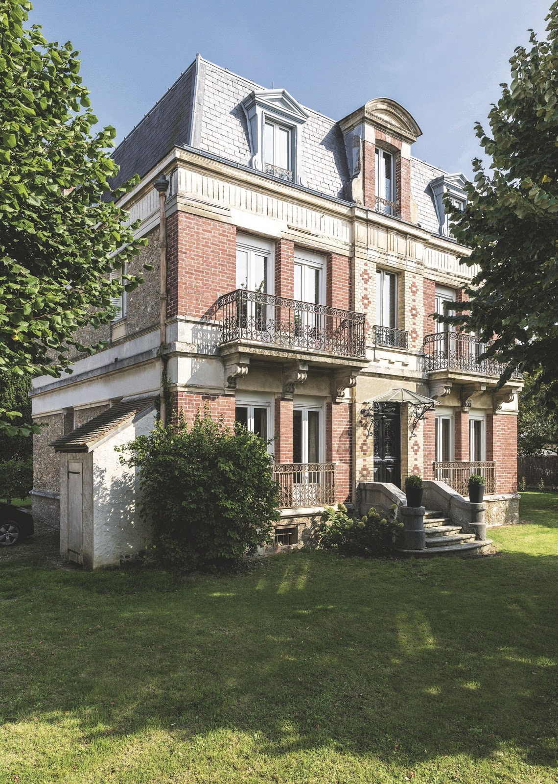 The magical universe of an original French house