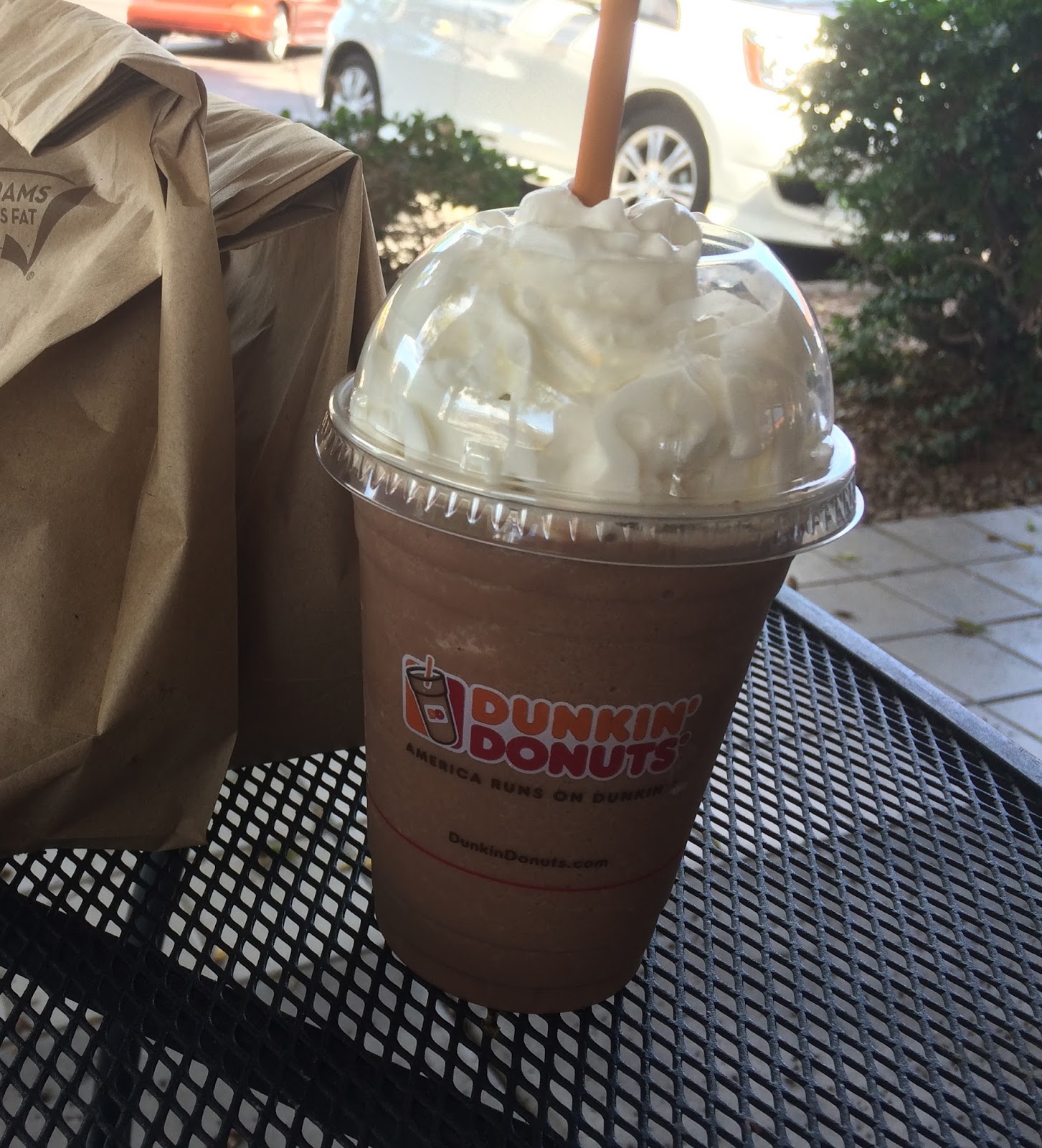 The Music of Life: Sippin' Saturday - Frozen Dunkaccino