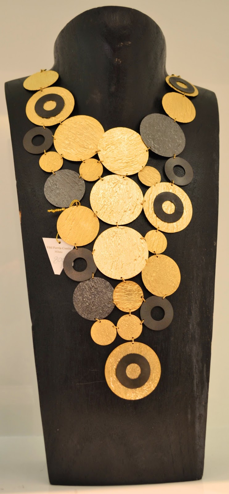 top & chic is...: White Gallery for Vitti Ferria Contin's presentation ...