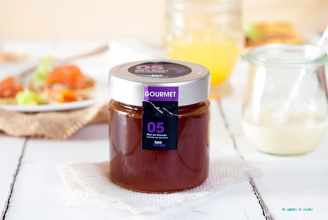 Blinis con salmón ahumado y mayonesa de miel