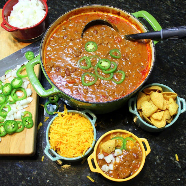 52 Ways to Cook: CHILI - Ernie Banks "Let's Make Two Pots" CHILI - 52 ...