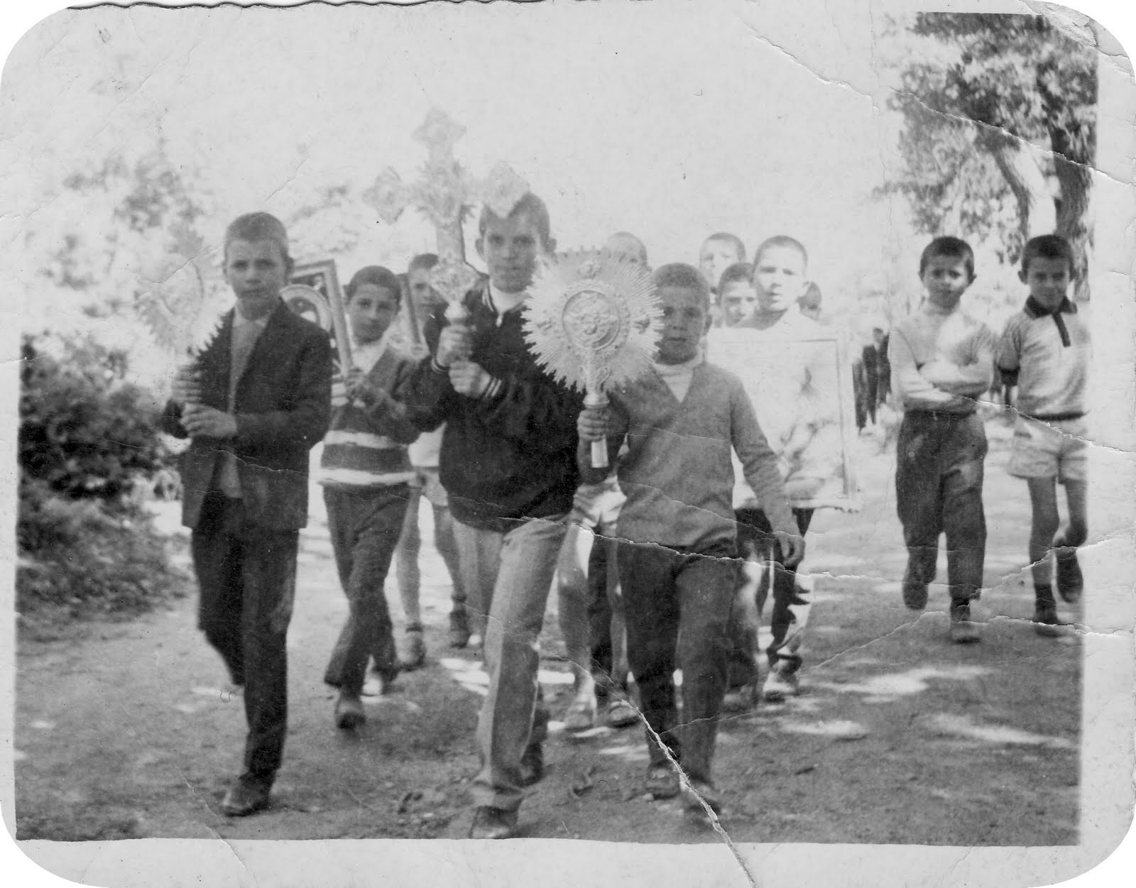 ΠΑΛΙΟΥΡΙ ΕΒΡΟΥ: Σαν σήμερα, Tρίτη μέρα Πάσχα στην Αγία Τριάδα πριν 40 ...