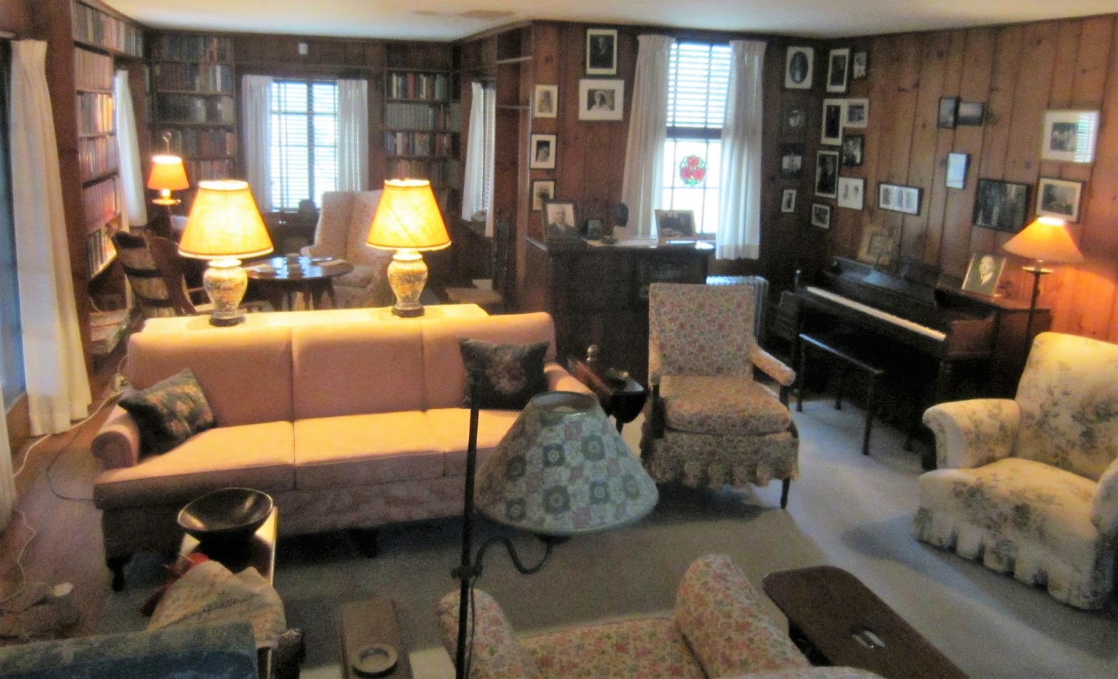 Souvenir Chronicles: HYDE PARK, NEW YORK: ELEANOR ROOSEVELT'S VAL-KILL