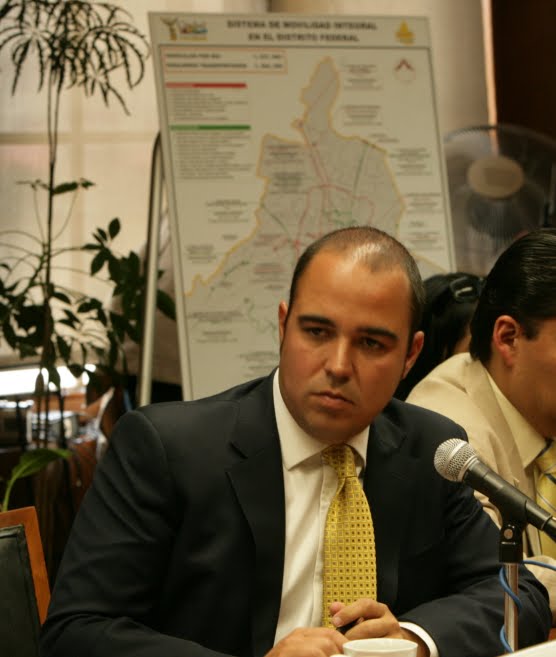 ESTO PASO: 1973: NACIÓ Fernando Aboitiz, político mexicano.