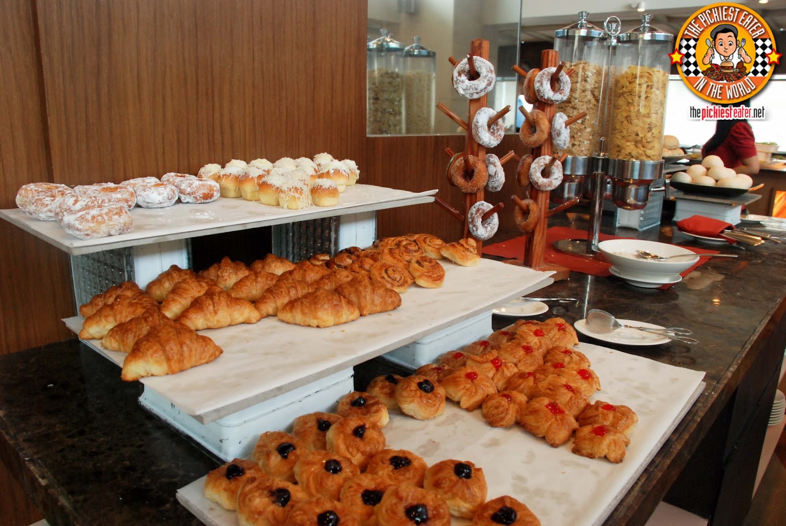 THE PICKIEST EATER IN THE WORLD: STAYCATION SERIES: F1 HOTEL MANILA AT ...