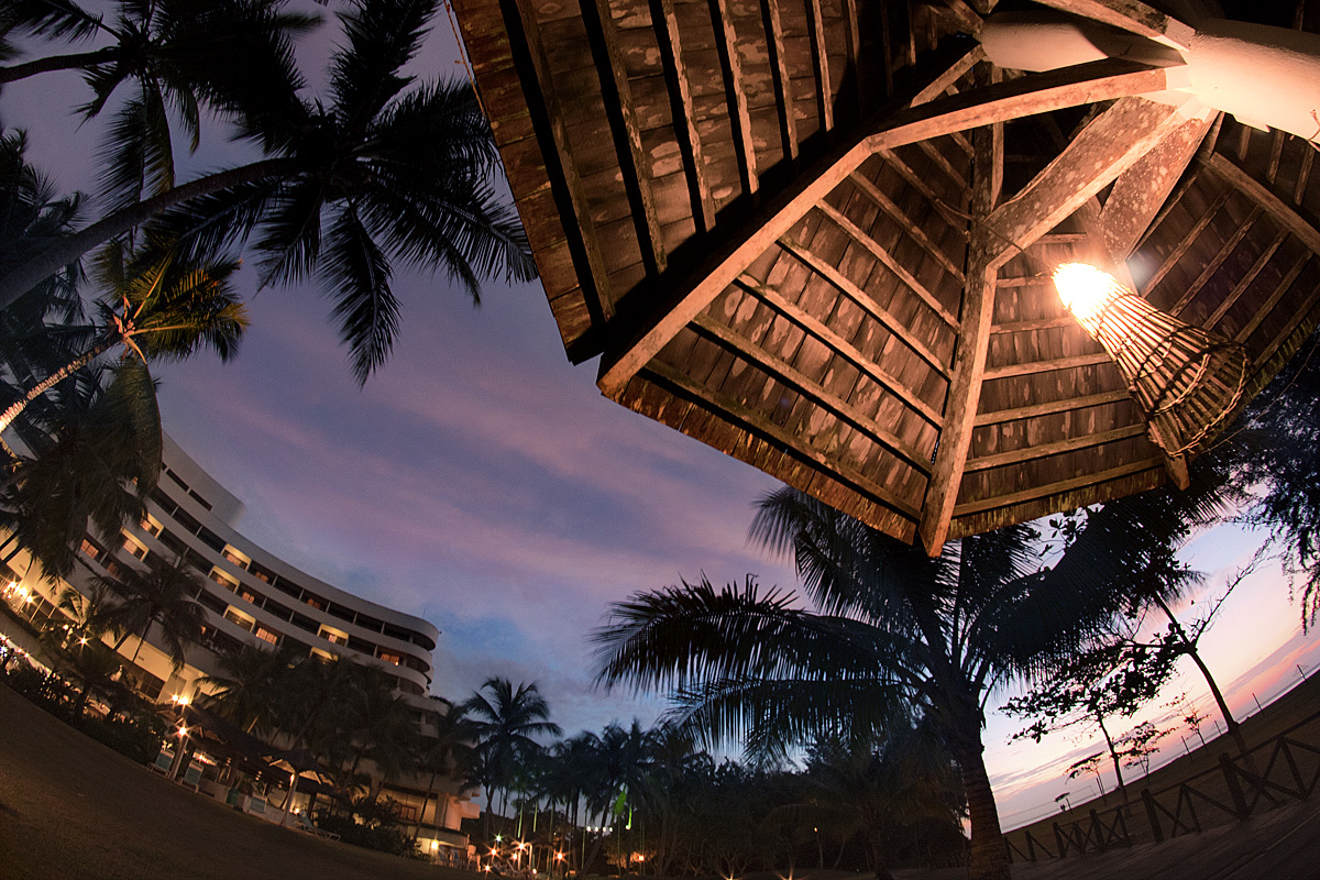 Austin's Photo Note: Miri Parkcity Everly Resort~鱼眼看黄昏