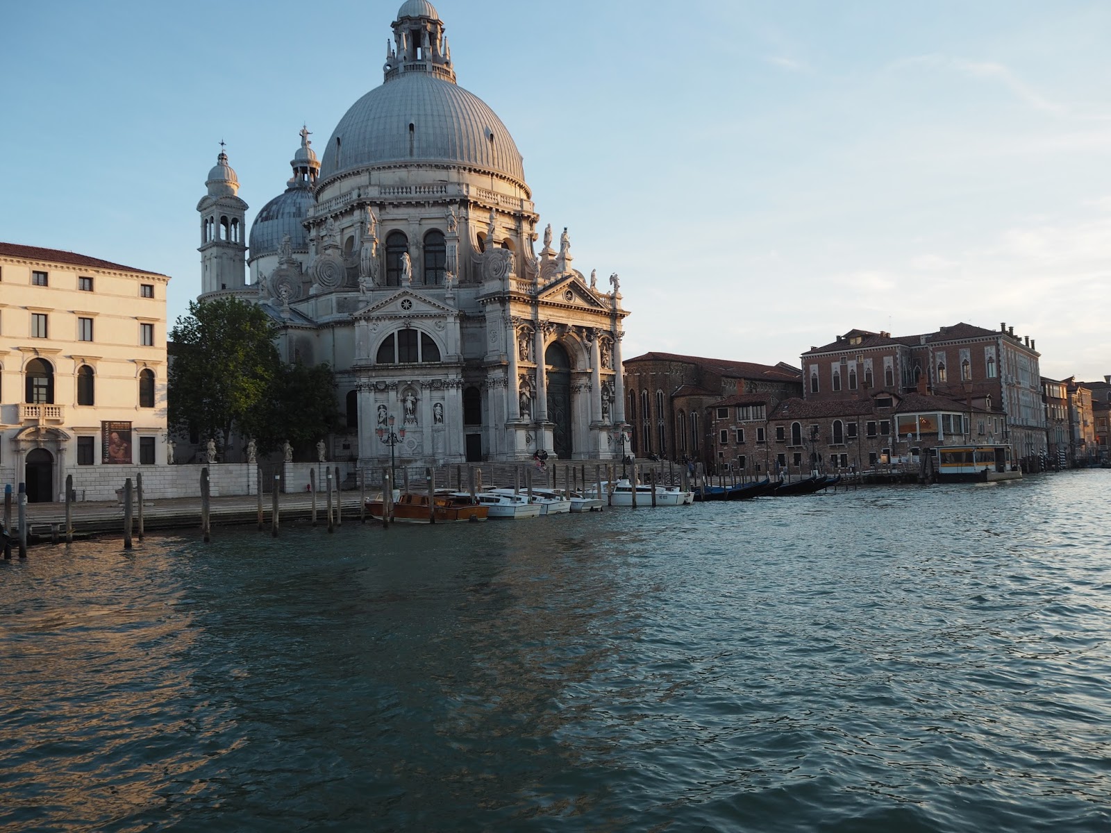 Travel - Venice {Part 3 of the Italian Travelogue} - Roses and Rolltops