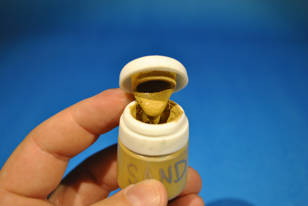 The Miniature Apocalypse: Basing figures - Desert Sands