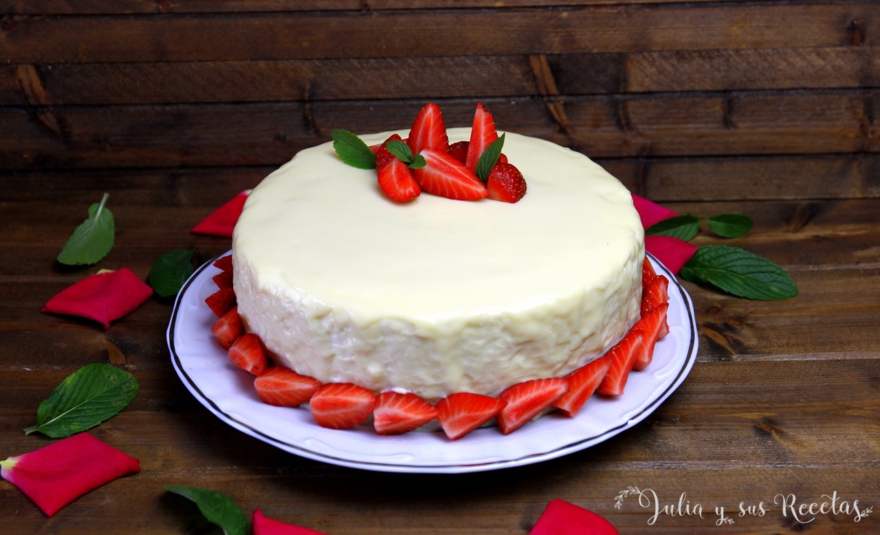 JULIA Y SUS RECETAS: Tarta mousse de chocolate blanco y fresas