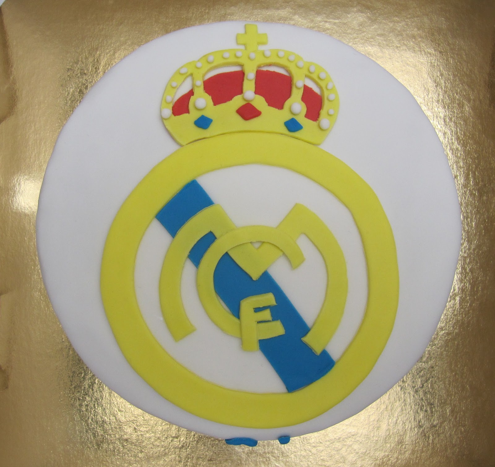 Jarita's Cookies: Tarta Escudo Real Madrid