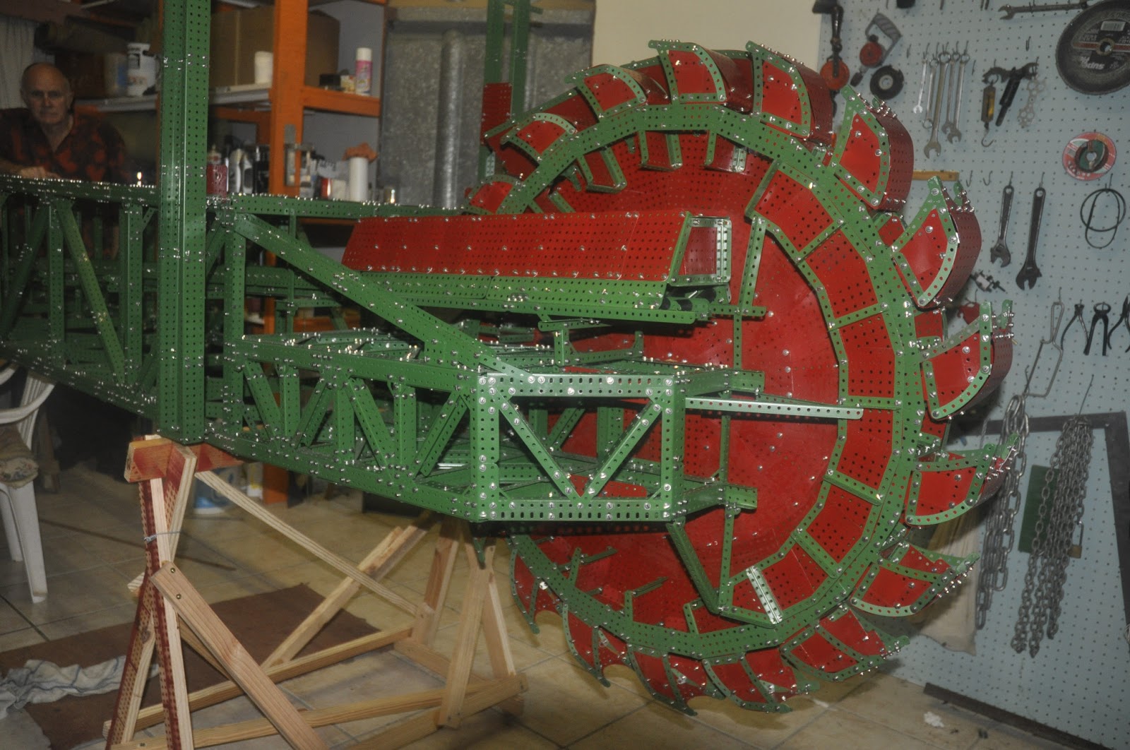 Bagger 288 Giant Meccano Model: Building starts