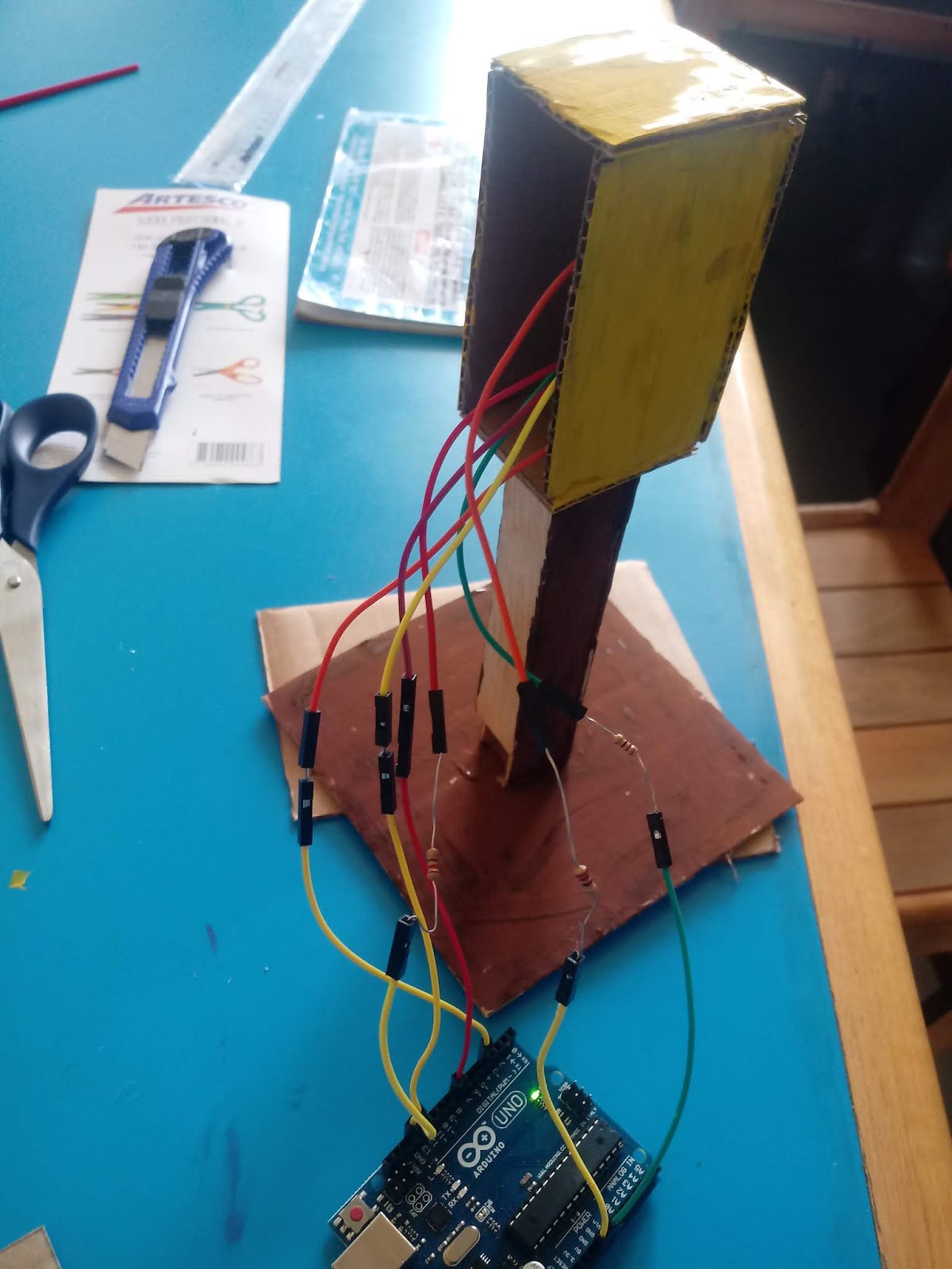 ROBOTICA-G: Proyecto 01 : Semaforo con arduino