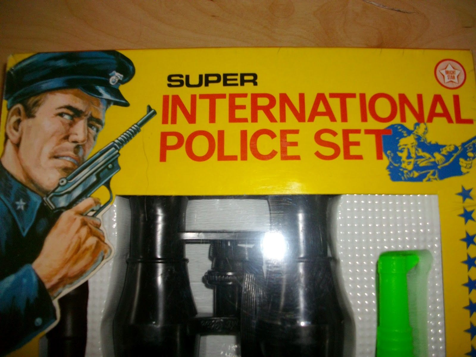 CODE NAME SPY TOY: INTERNATIONAL SPY/POLICE SET
