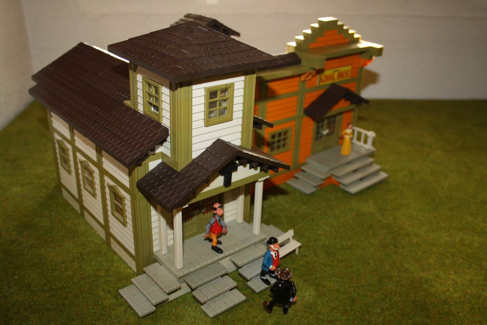 EXIN CASTILLOS & EXIN WEST: CENTRO PRESBITERIANO DE VIRGIL CITY