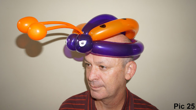 CLASSICAL: Balloon bug hat