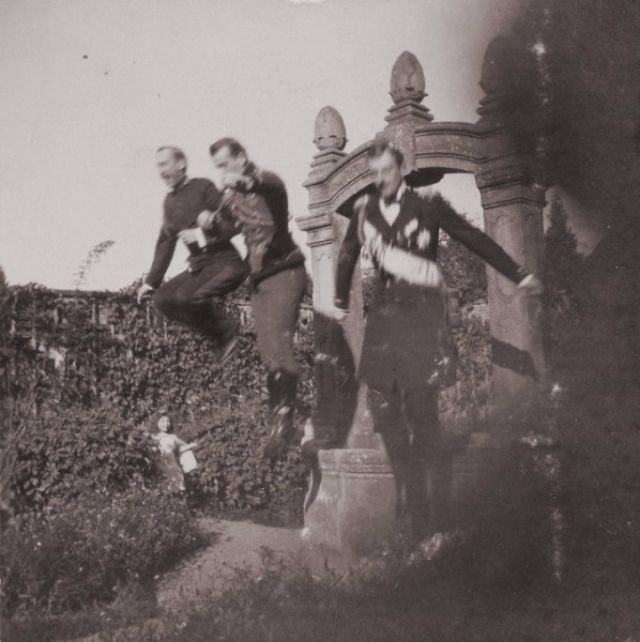 16 Hilarious and Intimate Photographs of Tsar Nicholas II Clowning ...