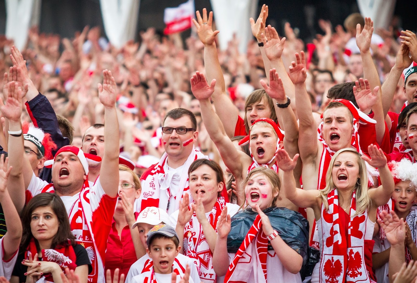 Poland : From a Traumatic Past to a Promising Future by Angel Lopez Peiro