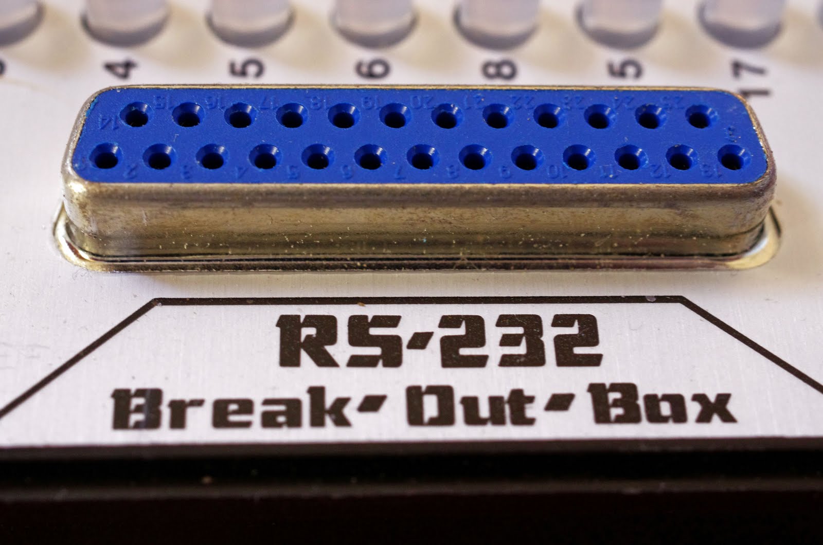Network Museum: RS-232-C breakout box