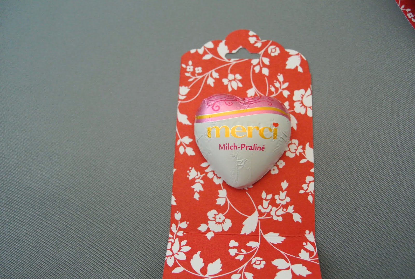 Bettys Stempel-Büdchen: Goodies mit Merci-Herzen und Stanze gewellter ...