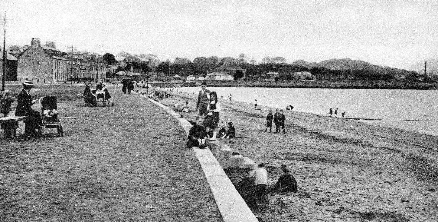 Tour Scotland: Old Travel Blog Photograph West Beach Musselburgh Scotland