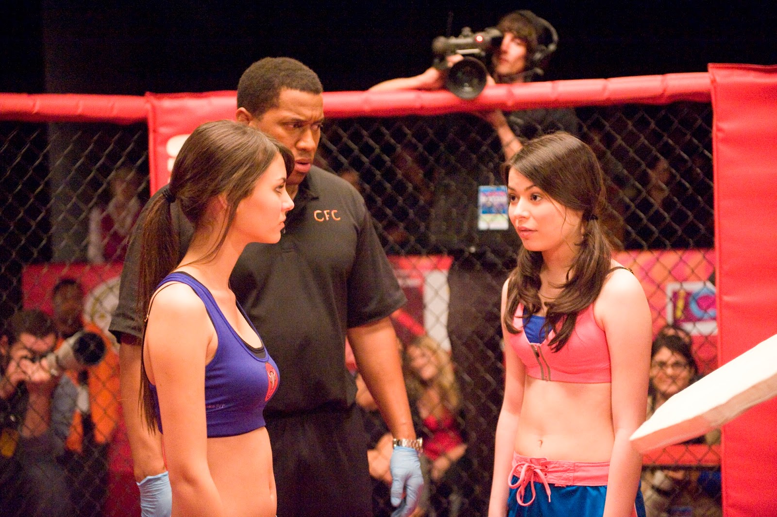 Victoria Justice // Photos On-Set for iCarly 'iFight Shelby Marx ...