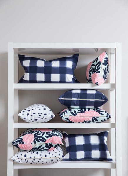 All About Vignettes: Mixing Patterns Using Big Bold Buffalo Checks