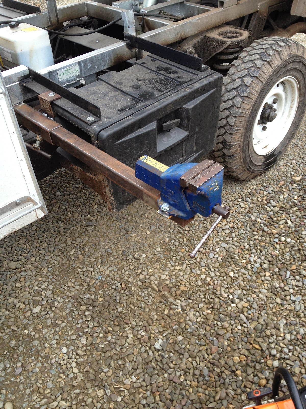 ArborTricks: Vehicle mounted vice