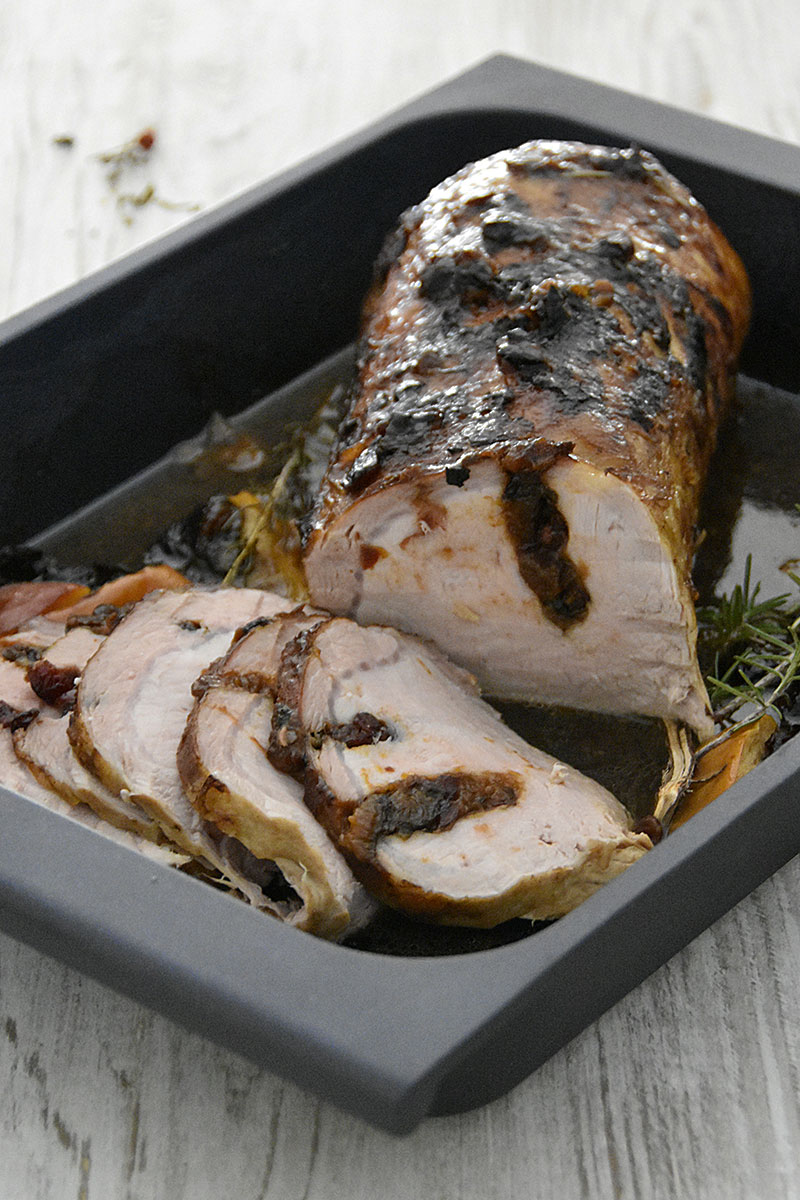 Lomo de cerdo mechado con salsa de cerveza negra — Chez Silvia