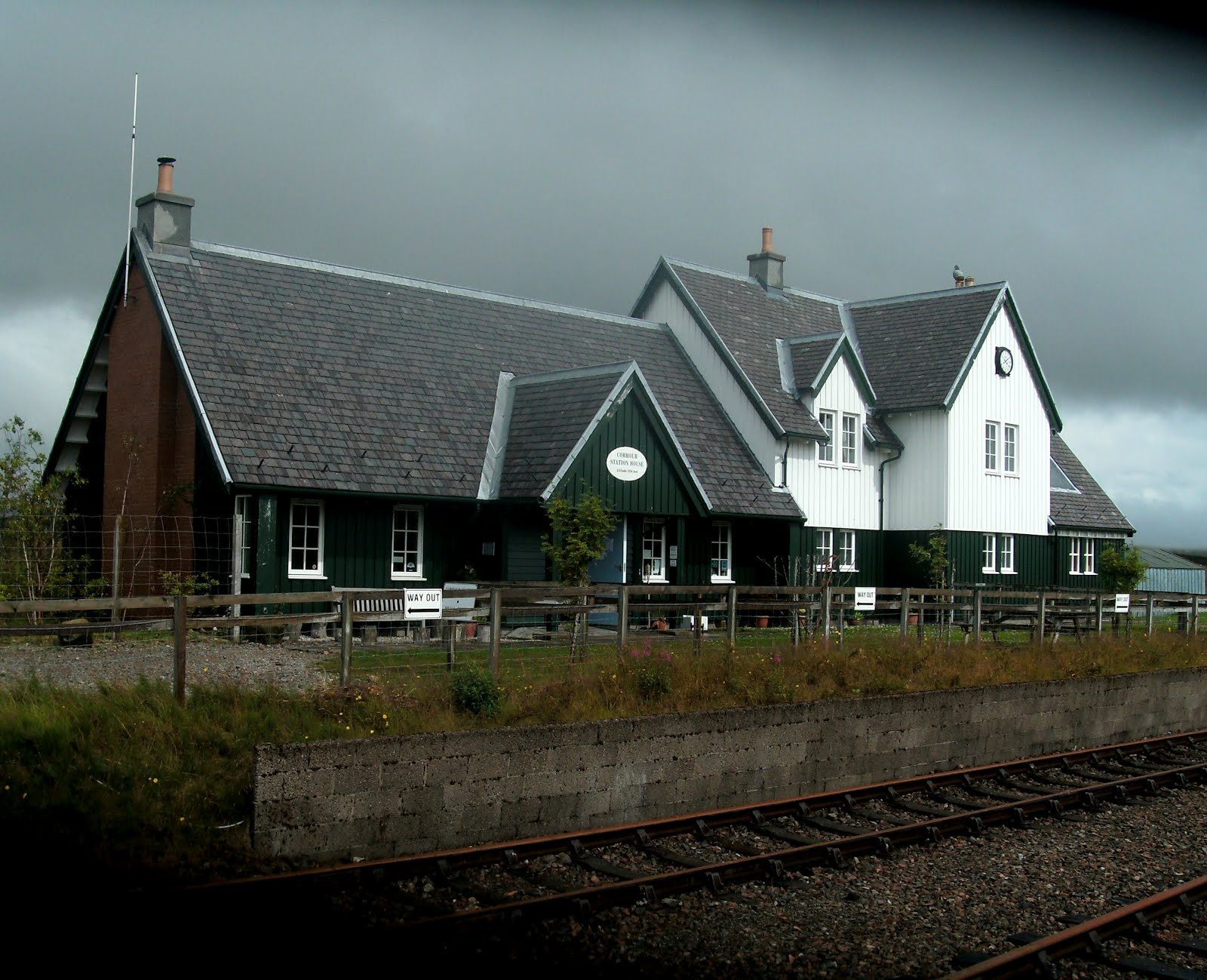 Tour Scotland: Tour Scotland Photograph Railway Station Corrour West ...